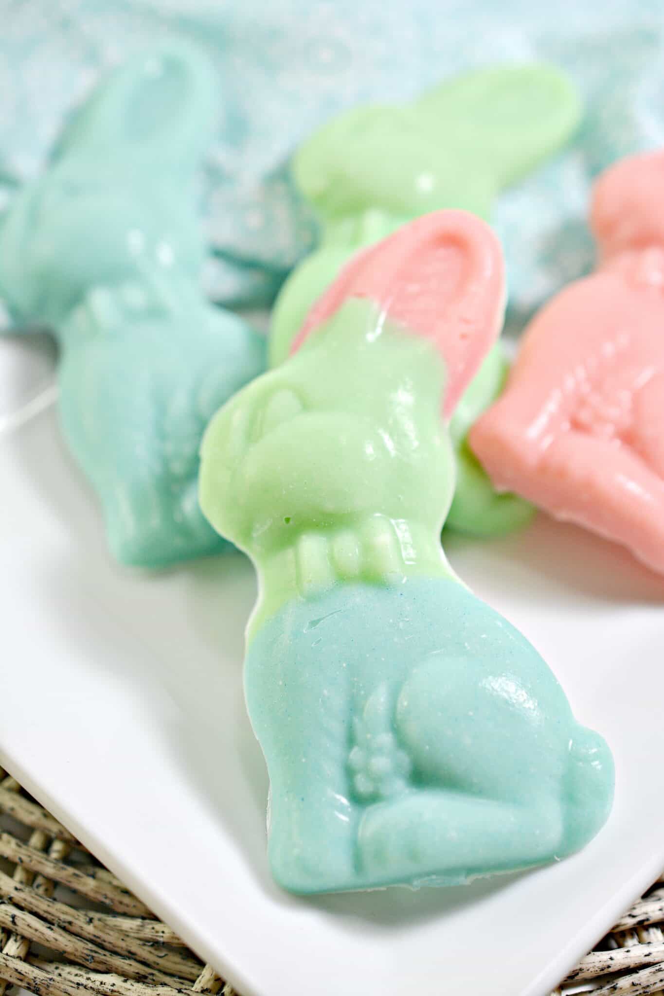 Keto White Chocolate Easter Bunny - Everyday Ketogenic