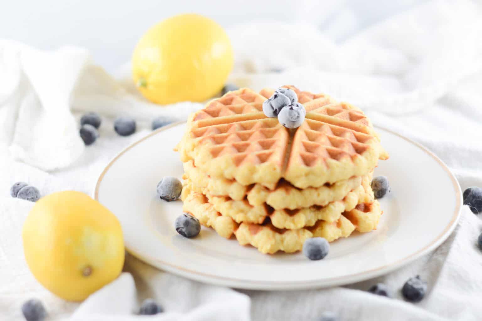 Keto Waffles Recipe made with Almond Flour - Everyday Ketogenic