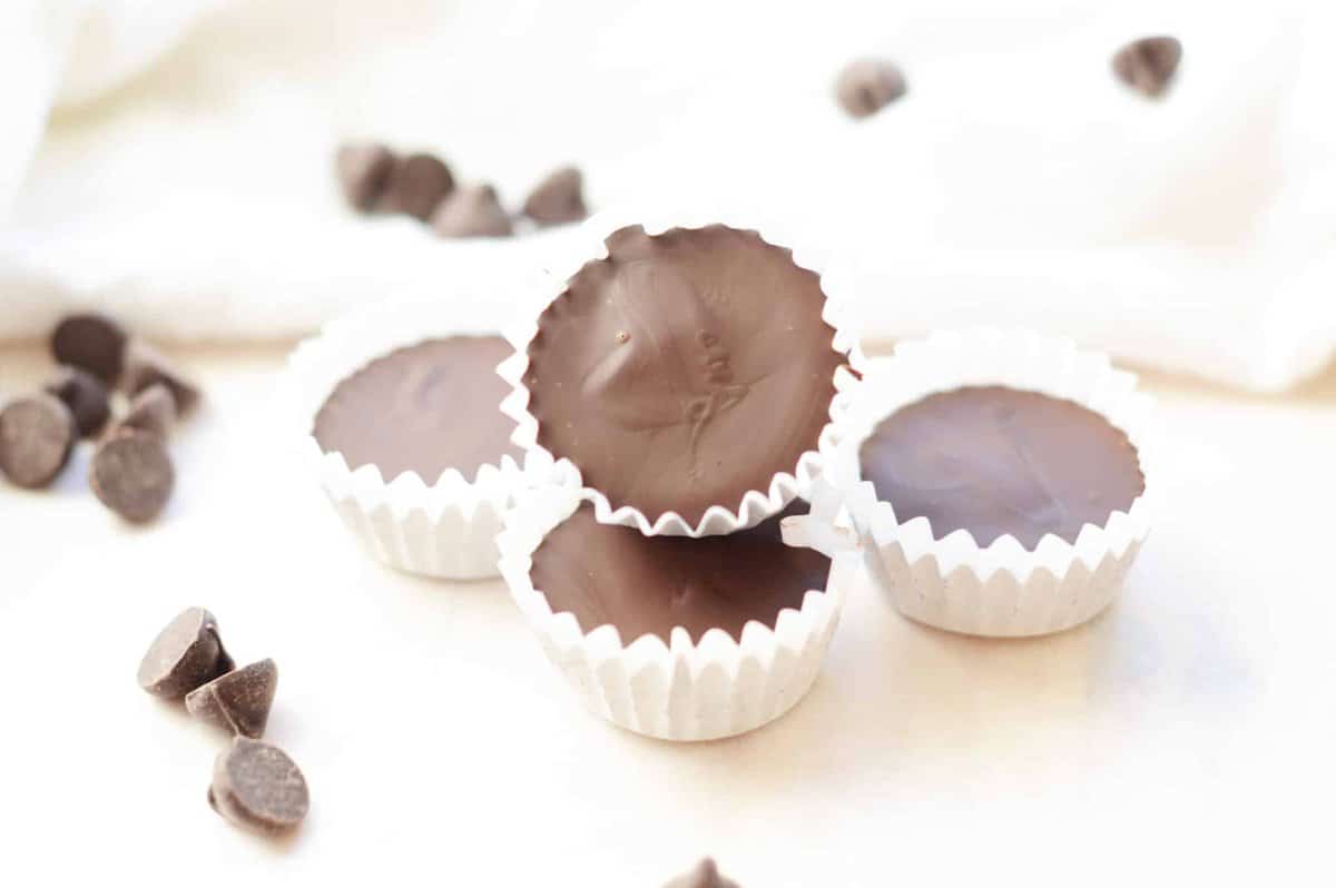 Fast and Easy Keto Peanut Butter Cups Recipe - Everyday Ketogenic