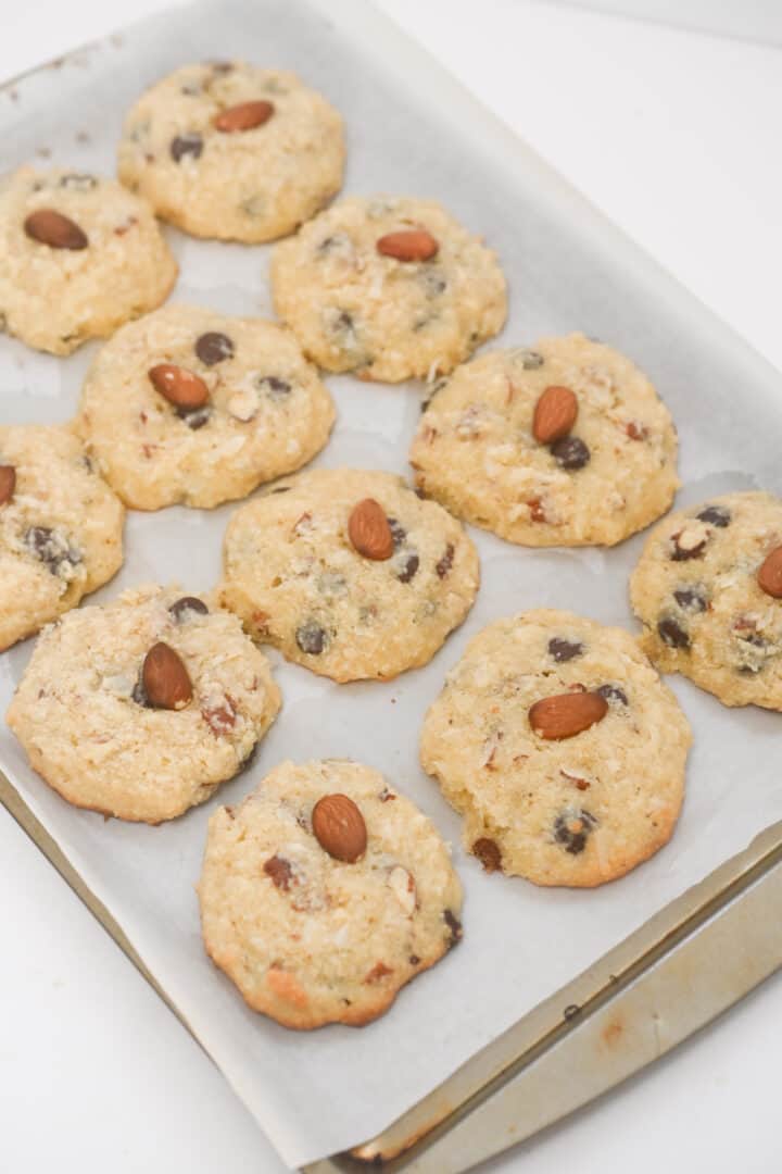 Keto almond cookies: Best Keto Almond Joy Cookies - Everyday Ketogenic