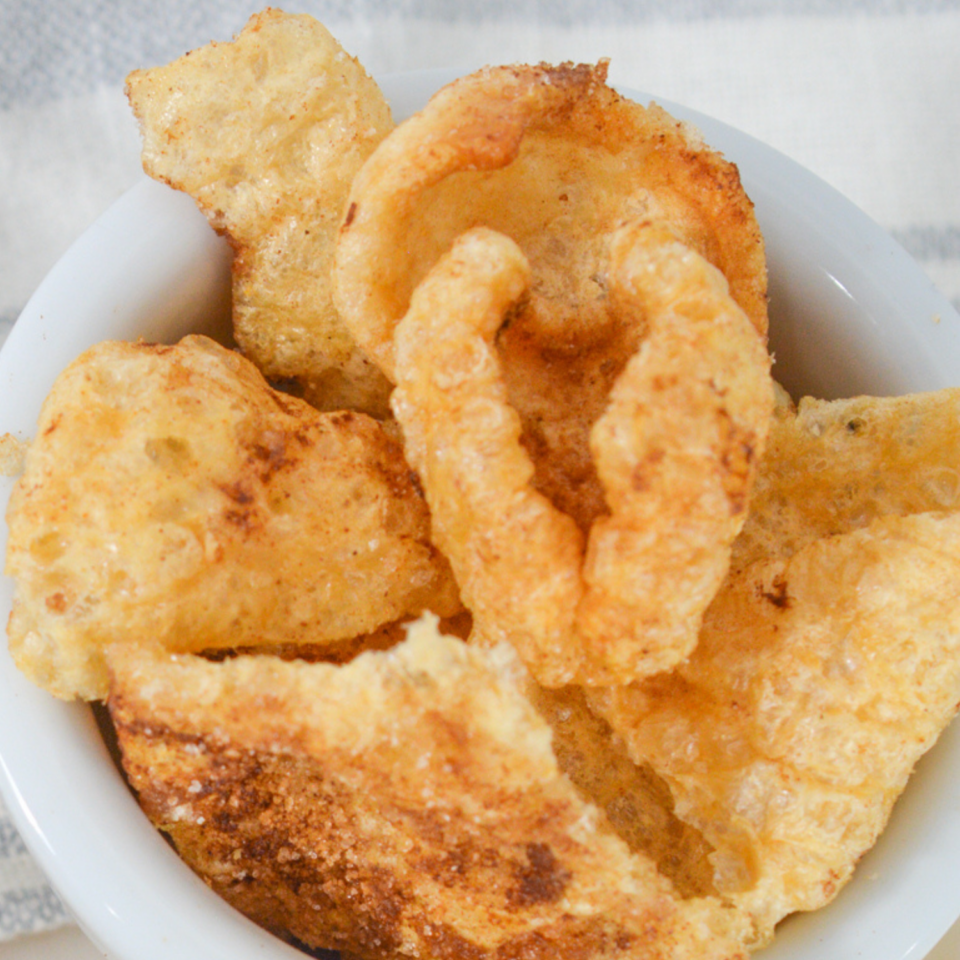 Keto Cinnamon Sugar Pork Rinds - Everyday Ketogenic